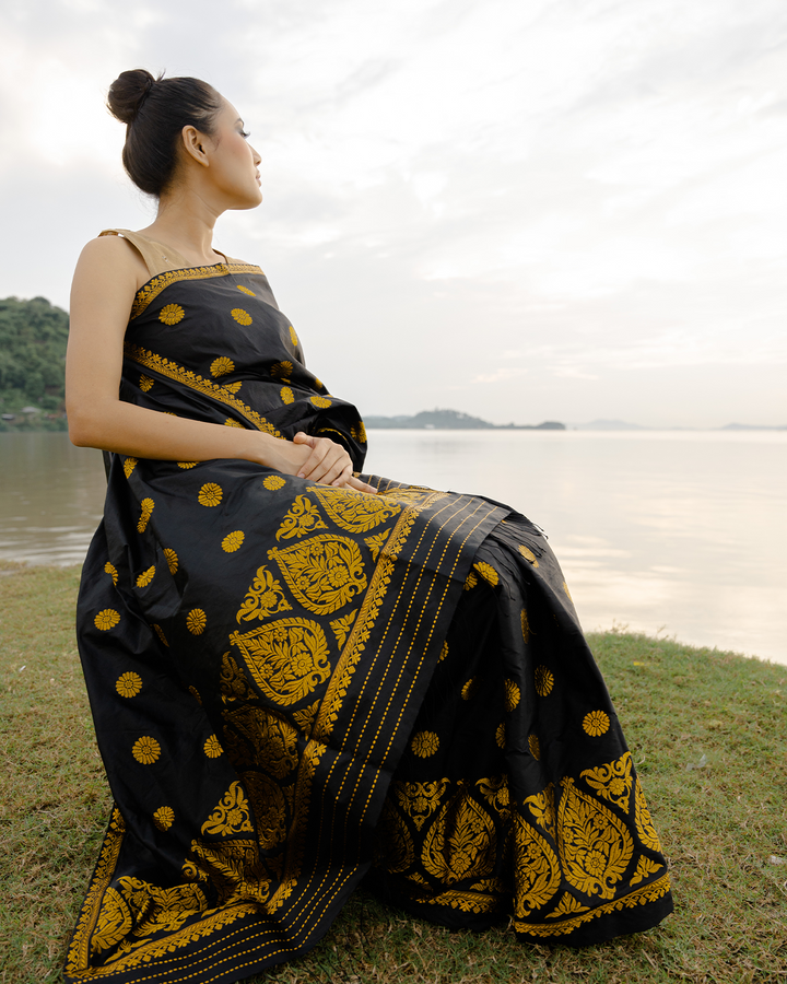 Assamese handloom Silk Sarees for women – Sereki.in
